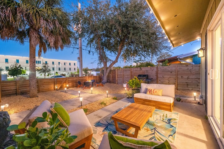 The Flamingo Lounge At Arricola Oasis - St. Augustine, FL