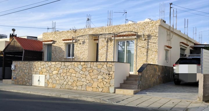 Sunlit Home - Limassol