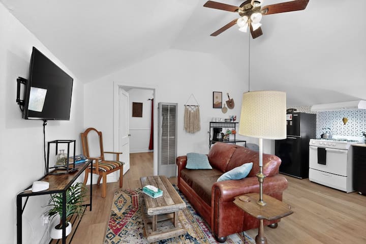 1br Upstairs In Historic Stamm House Near Downtown - Albuquerque