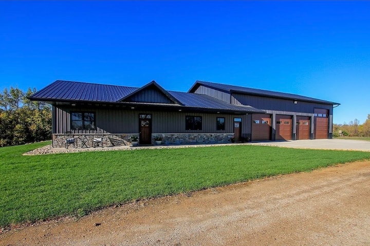 2 Bed 3 Bath Luxury Home With River View Private. - Crow River Winery, Hutchinson