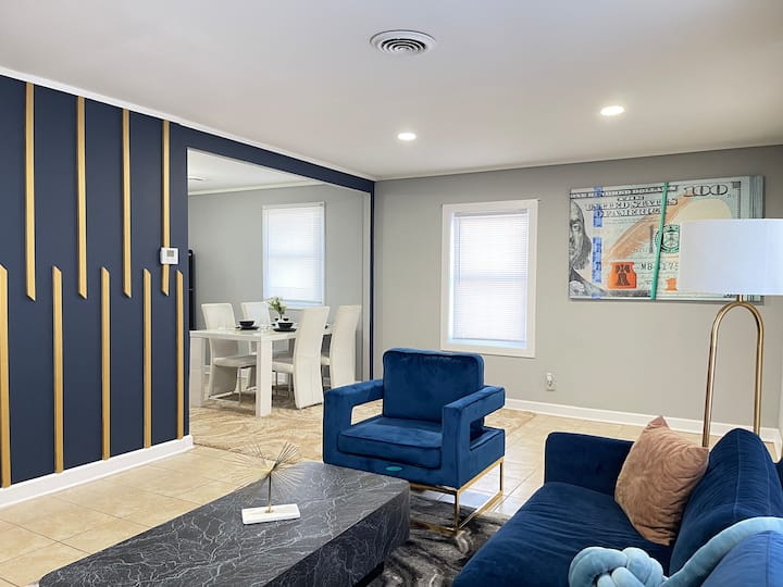 Entire Home Getaway + Free Parking/fast Wi-fi - Crete