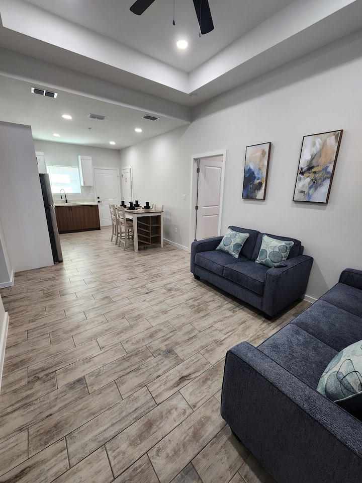 Cozy Family Getaway-new Apartment In Weslaco Texas - Villa Verde, TX