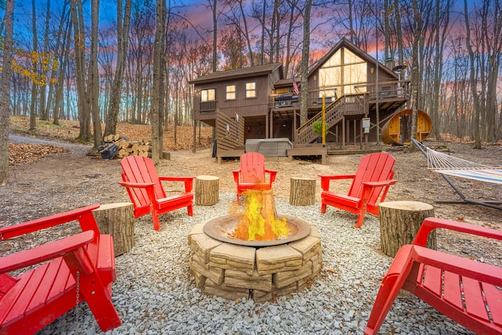Sauna Cabin Getaway With Hot Tub & Resort Access - Fort Frederick State Park, Big Pool