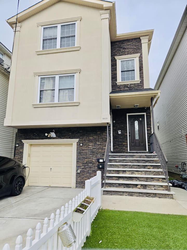 Home Away From Home By Newark Airport - 