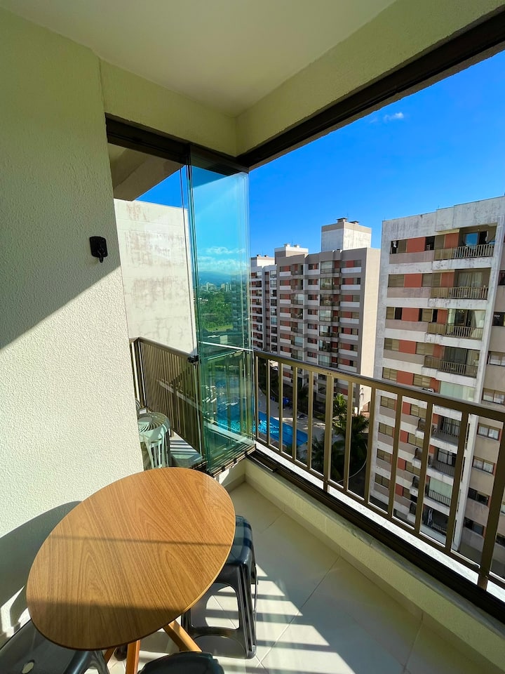 Apartamento 8° Andar | Condomínio Com Piscina - Brasil