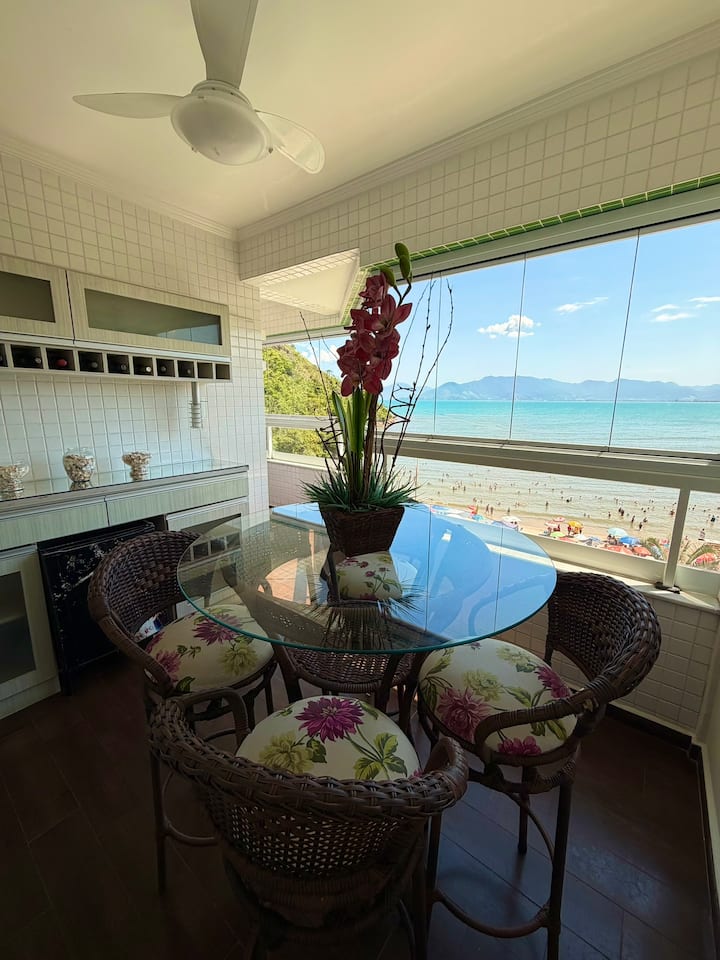 Apartamento No 3° Andar Pé Na Areia - Caraguatatuba