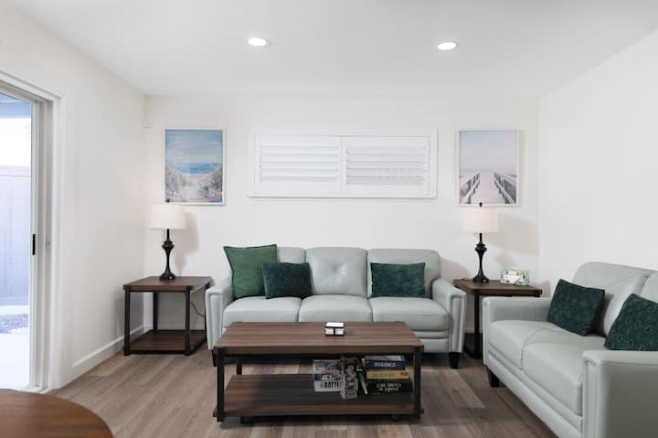 Private Pool Oasis: Modern 3br/2ba. Sleeps 8 - San Diego