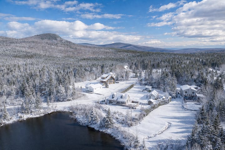 Bjorn : Spa • Lac • Petfriendly • Près De Québec - Stoneham-et-Tewkesbury