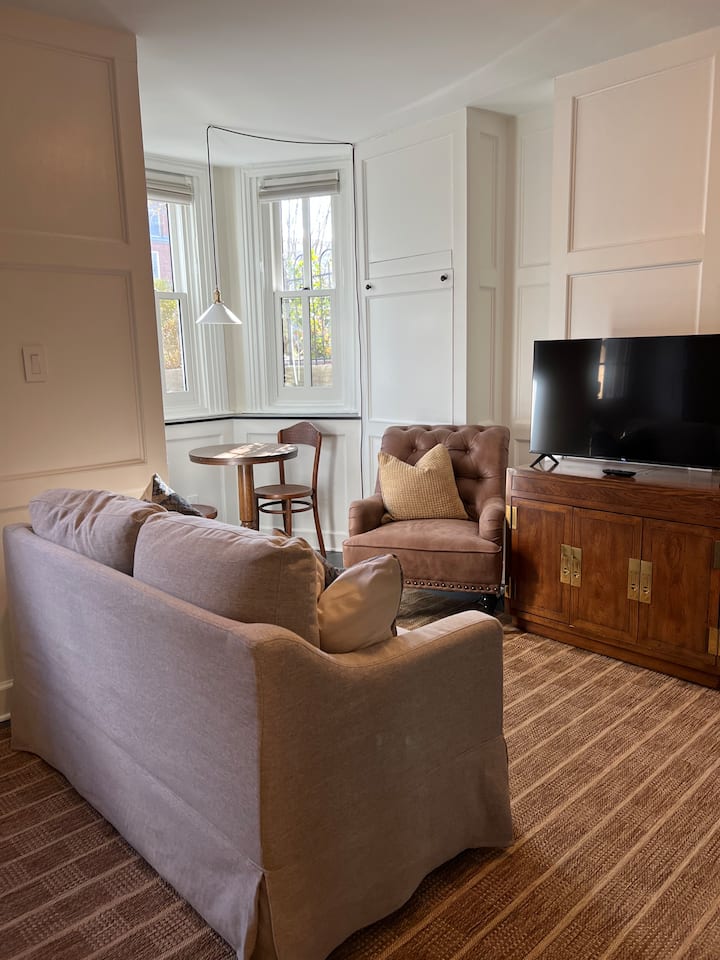 Cozy One-bedroom Apartment In Heart Of Dupont - Washington, D.C.