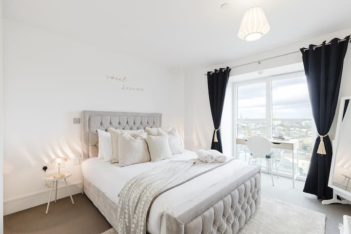 Clapham Skyline Apartment | Rooftop & Arcade - Fulham