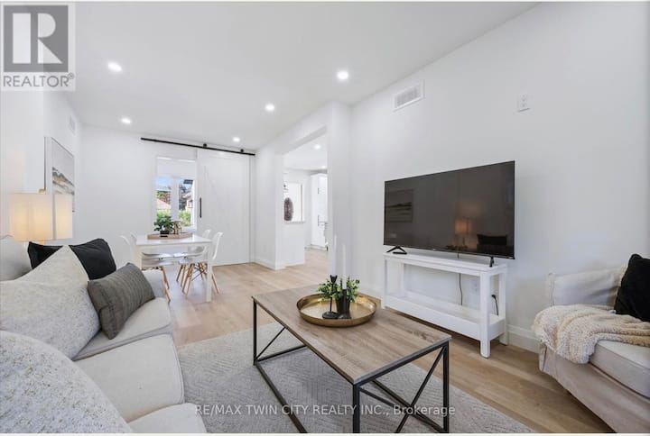 Modern Charm In A 1920s Classic - Saint Marys