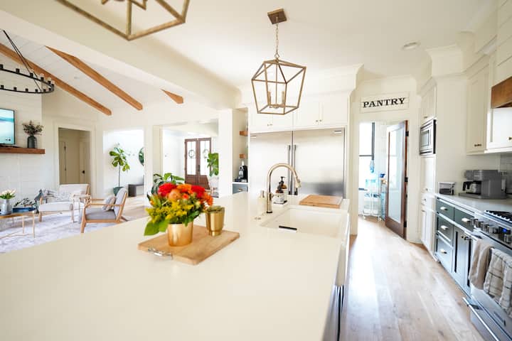 Unity Farm Clubhouse -A Modern Farm Experience - Charlotte, NC