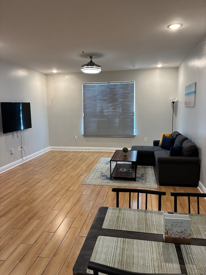 Nautical Nest 2 Bed Apt. - Biloxi, MS