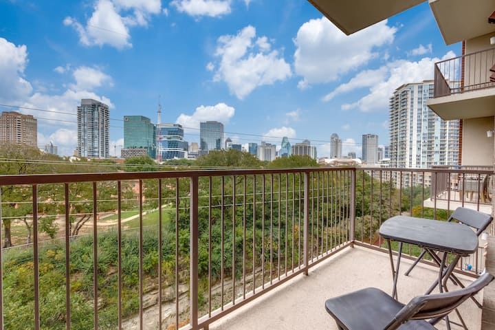 A Min From Victory Park | W/d | Free Parking - Dallas, TX