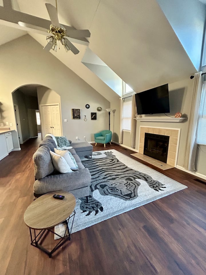 Cosy Cottage - Bloomington, IN