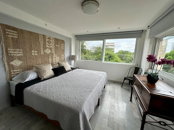 Fantastic Location, Very Spacious! - Cancún