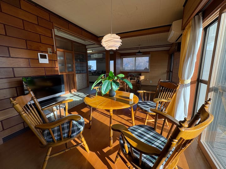 【中野市】大人数で宿泊可能、小布施、野沢温泉、山ノ内、野尻湖アクセス良い、民家少なくゆったり、一軒家 - 中野市