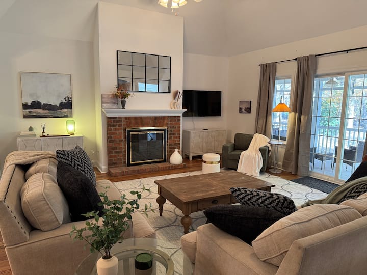 4 Bed Home Away From Home - Mooresville, NC