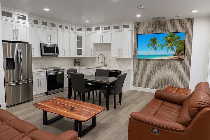 Flora Oasis | Luxury Stay In The Heart Of Tampa! - Tampa, FL