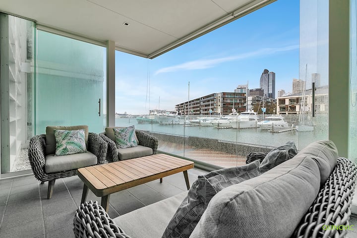 Qv Stays Waterfront Retreat 3 Bed 2 Bath 1 Car - Auckland