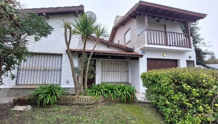 Casa Playera Villa Gesell A 1 Cuadra Del Mar - Villa Gesell