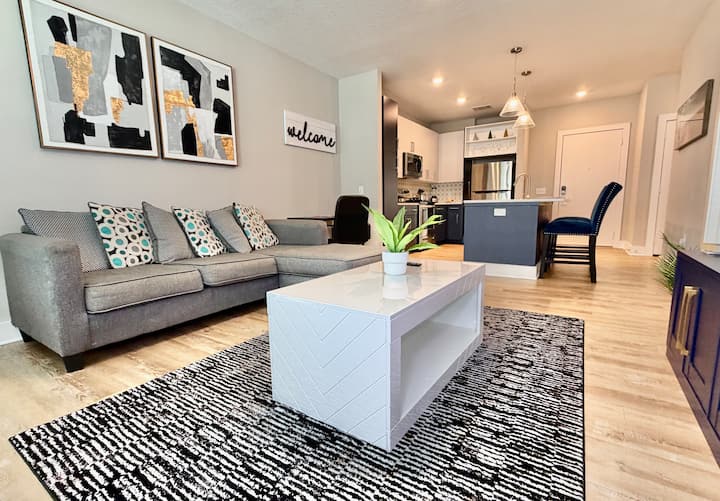 Downtown Gem King Bed Gym Pool View San Marco Lux - Jacksonville, FL