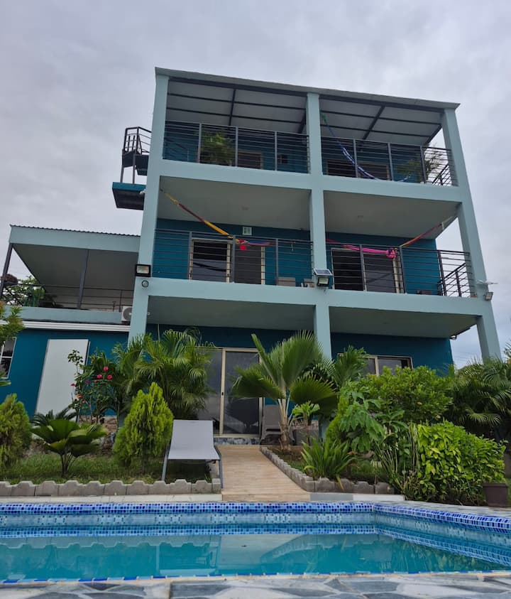 Wave & Chill House, En El Corazón De Surf City - El Salvador