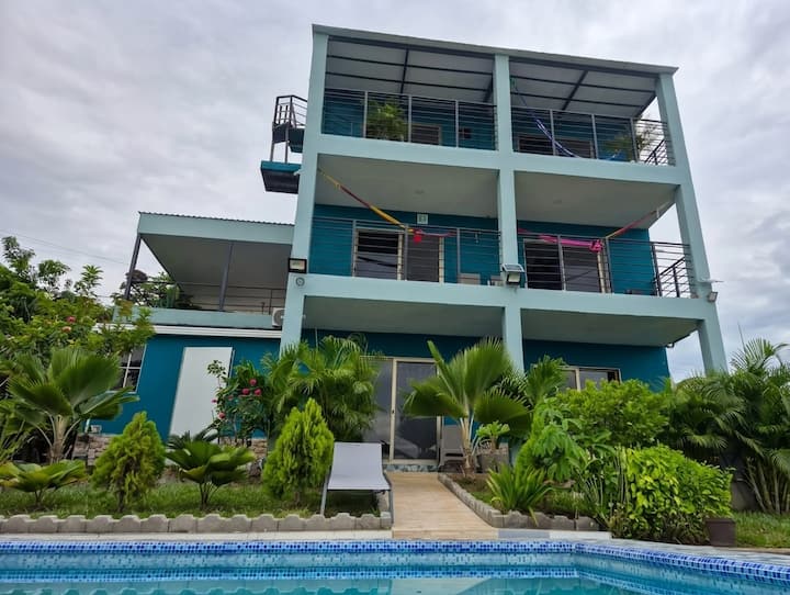 Wave & Chill House, En El Corazón De Surf City - La Libertad