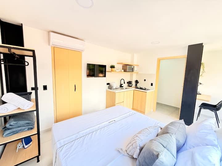 Loft Amplio/luminoso*a/c*wi-fi/cerca Estadio - Medellín