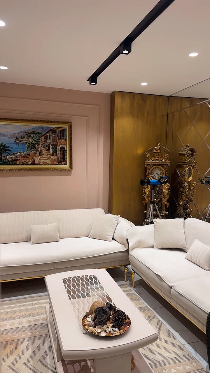 Shijo Detin Dhe Lejo Diellin Te Perqafoje. - Velipojë