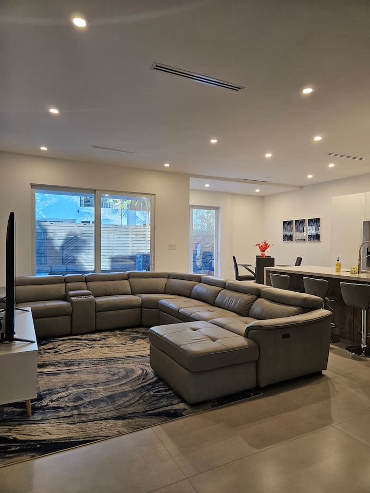 Modern Townhouse 3br/4ba * 1.4 Miles Pompano Beach - Pompano Beach, FL