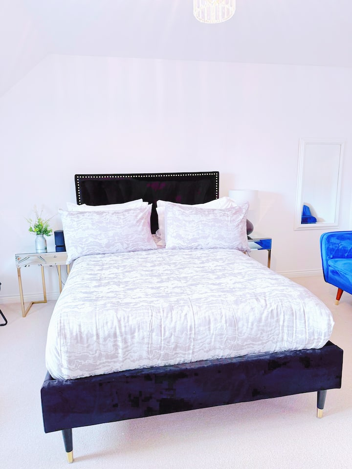 Luxury Bedford Stay, Hospital Front Parking /Wi-fi - Bedford