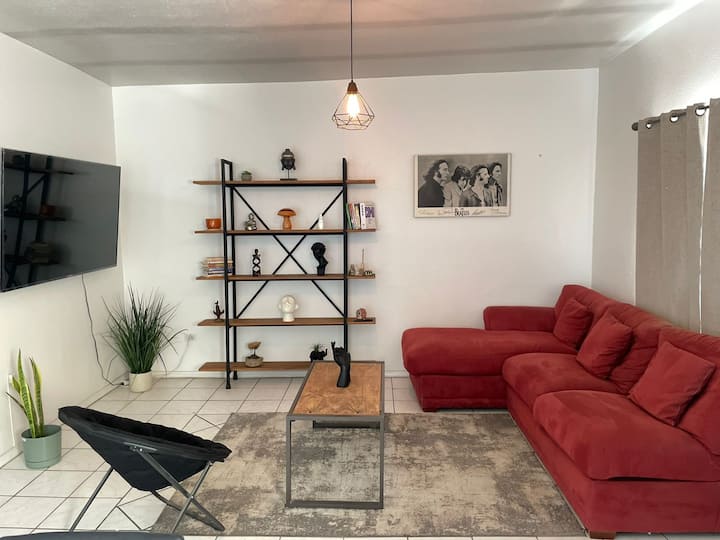 Urban 21 Apartment - 厄爾巴索