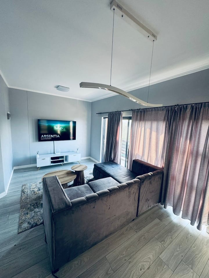 Luxury Hillcrest Getaway In Cotswold Fenns Estate - Kloof