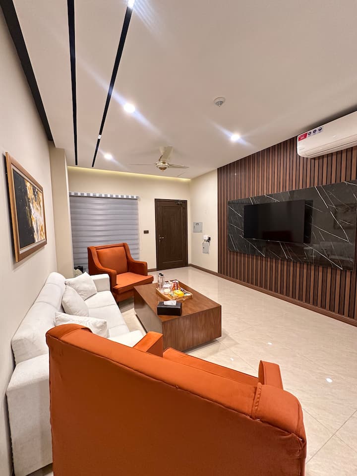 Luxury 2bhk In Central Islamabad | Pool+wifi+views - 