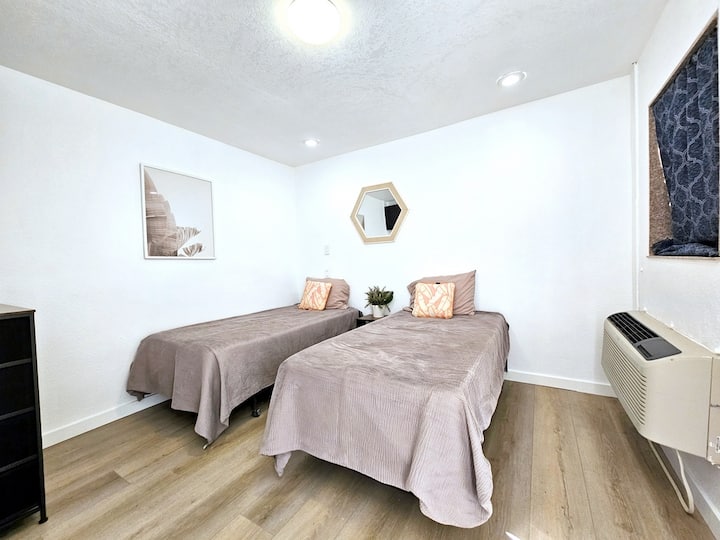 Quiet Desert Retreat • Twin Beds • Restful Stay - Death Valley