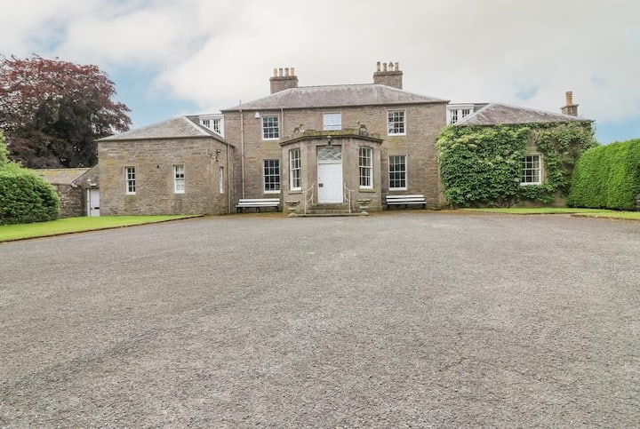 Live Like A Royal At Glamis House - Glamis Castle