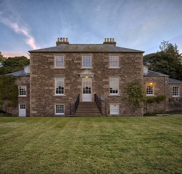 Royal Mansion On The Glamis Estate - Forfar