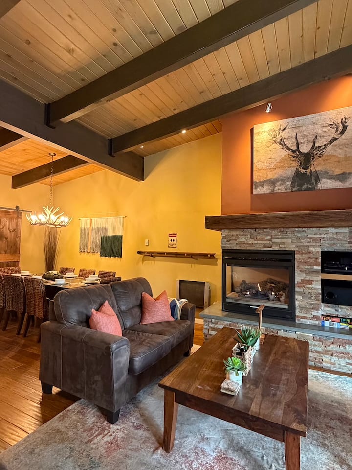 Modern & Serene Mountain Stay - Steps To Spa - June Lake, CA