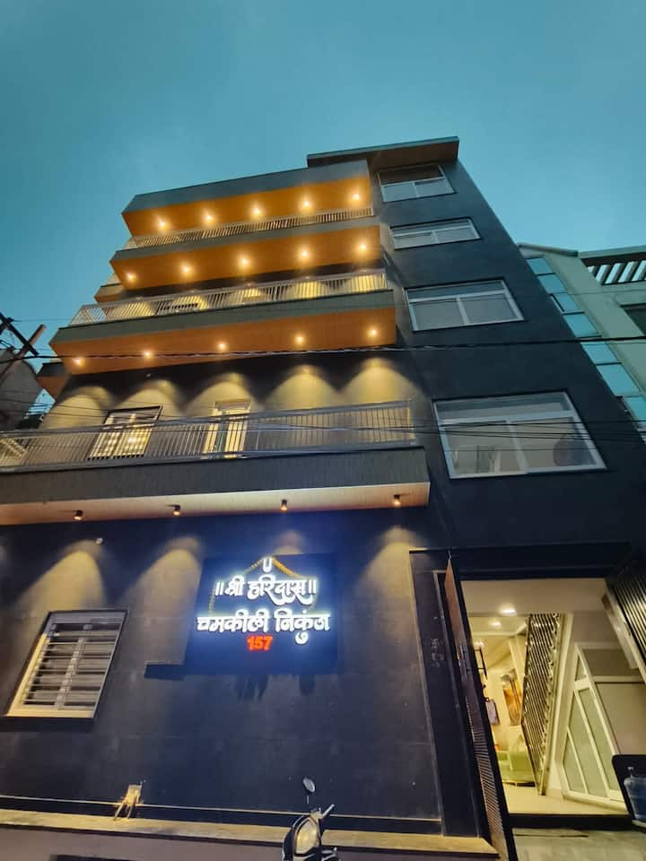 Shree Hari Das Chamkili Nikunj - Vrindavan