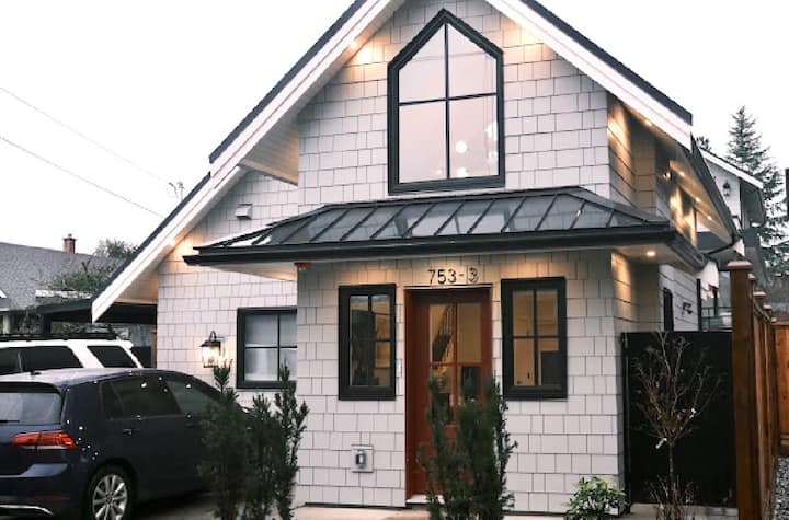 Loutet Lane- Luxury Laneway Home - 6400