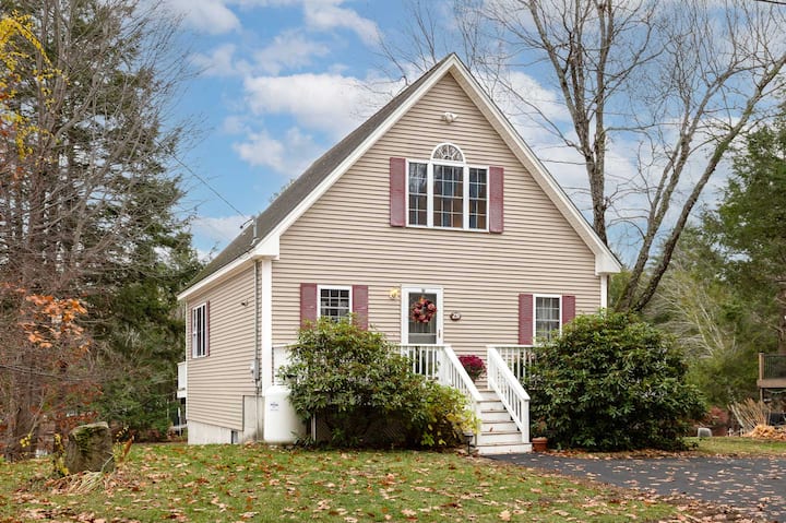 Beautiful Home On Baxter Lake! - Rochester, NH