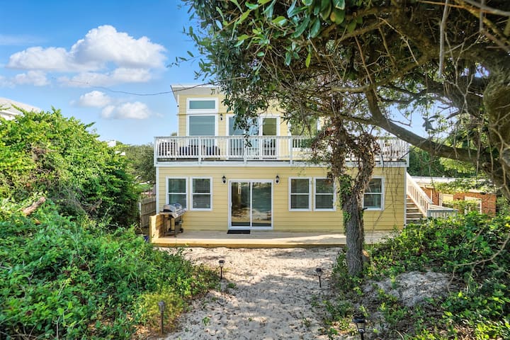 Beachfront | Panoramic Ocean Views | Huge Deck! - Norfolk, VA