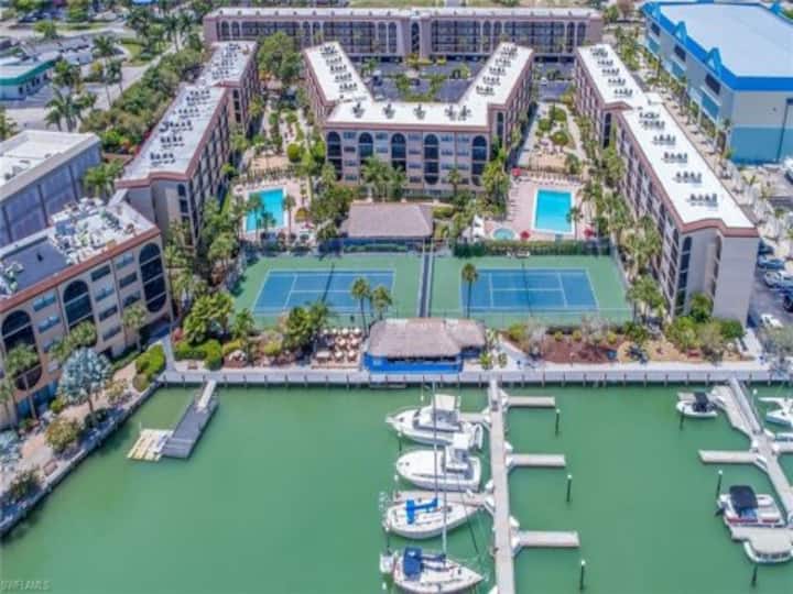 Marco Island Condo At Anglers Cove - Marco Island, FL