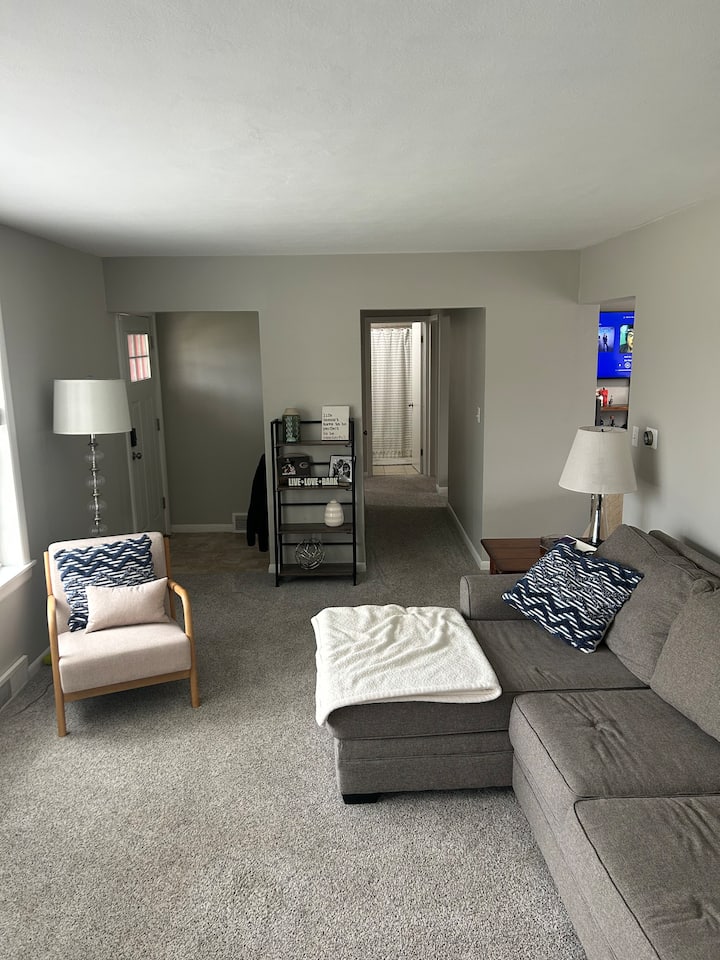 Cozy 2 Bed/2 Bath - Perfect For Entertaining! - Rock Island, IL