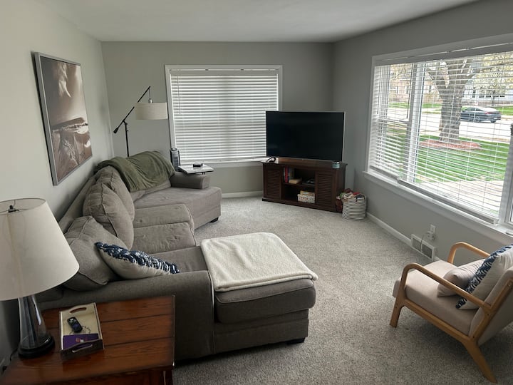Cozy 2 Bed/2 Bath - Perfect For Entertaining! - Davenport, IA