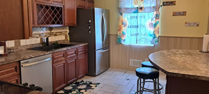 Convenient Comfort For 2 In The Suburb. - Monroeville, PA