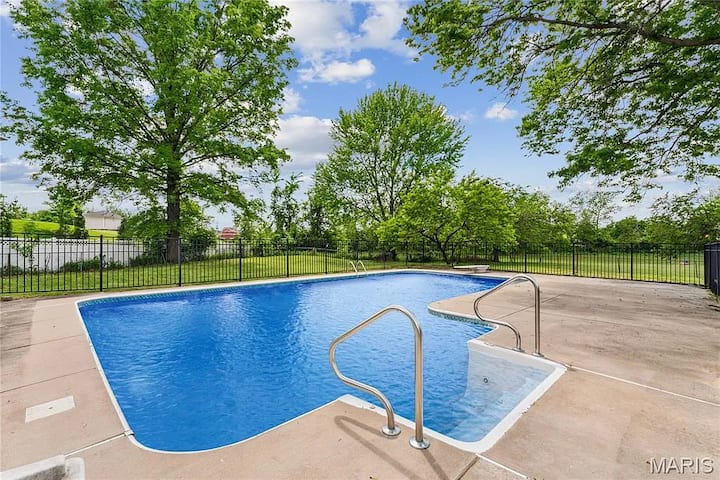 T Luxury Pool, Hot-tub And Arcade Game Room House - Babler State Park, Wildwood