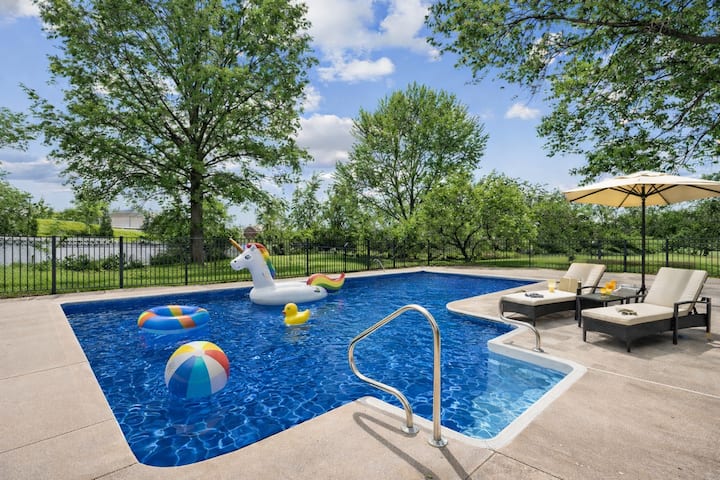 T Luxury Pool, Hot-tub And Neon Arcade Game House - Babler State Park, Wildwood