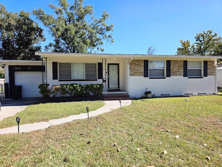 The Golden Gather House – Nas Jax Retreat - Jacksonville